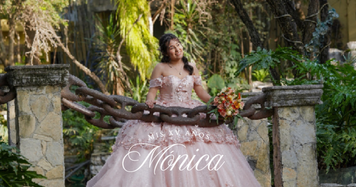 MIS QUINCE - Monica